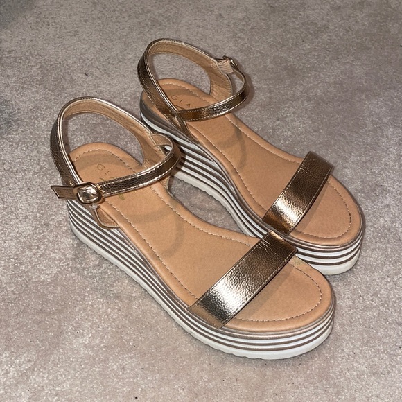 Forever 21 | Shoes | Rose Gold Platform Sandals | Poshmark